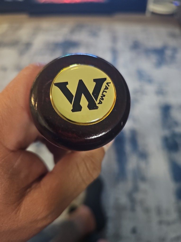Valma Wood Bat Size 34 for Sale in San Diego, CA - OfferUp