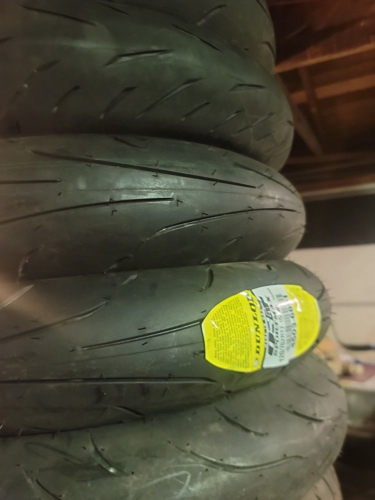 Dunlop Q3+ Sportmax for Sale in Santa Ana, CA - OfferUp