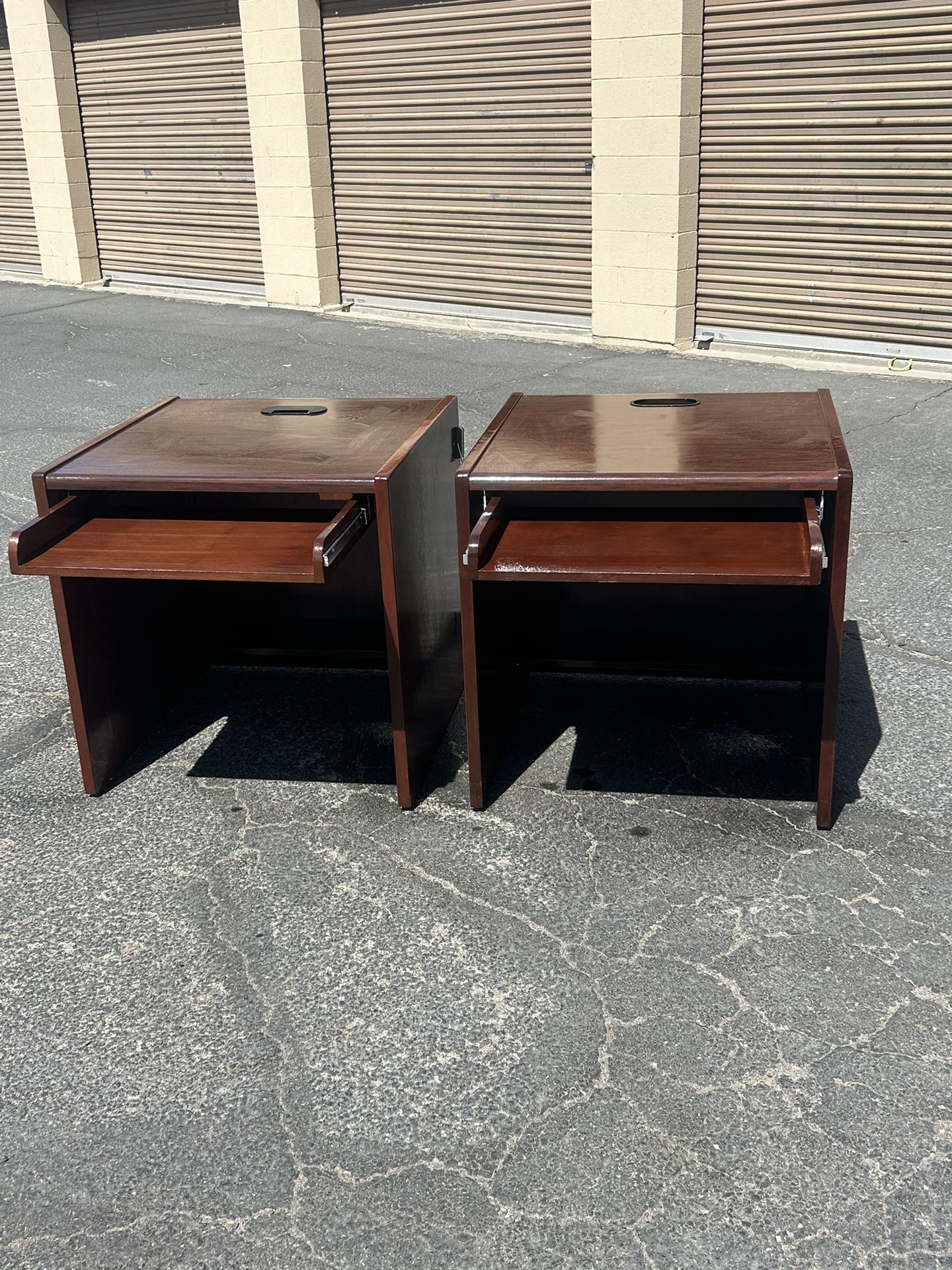 5 Nice Real Wood Desks- $25 Each for Sale in El Paso, TX - OfferUp