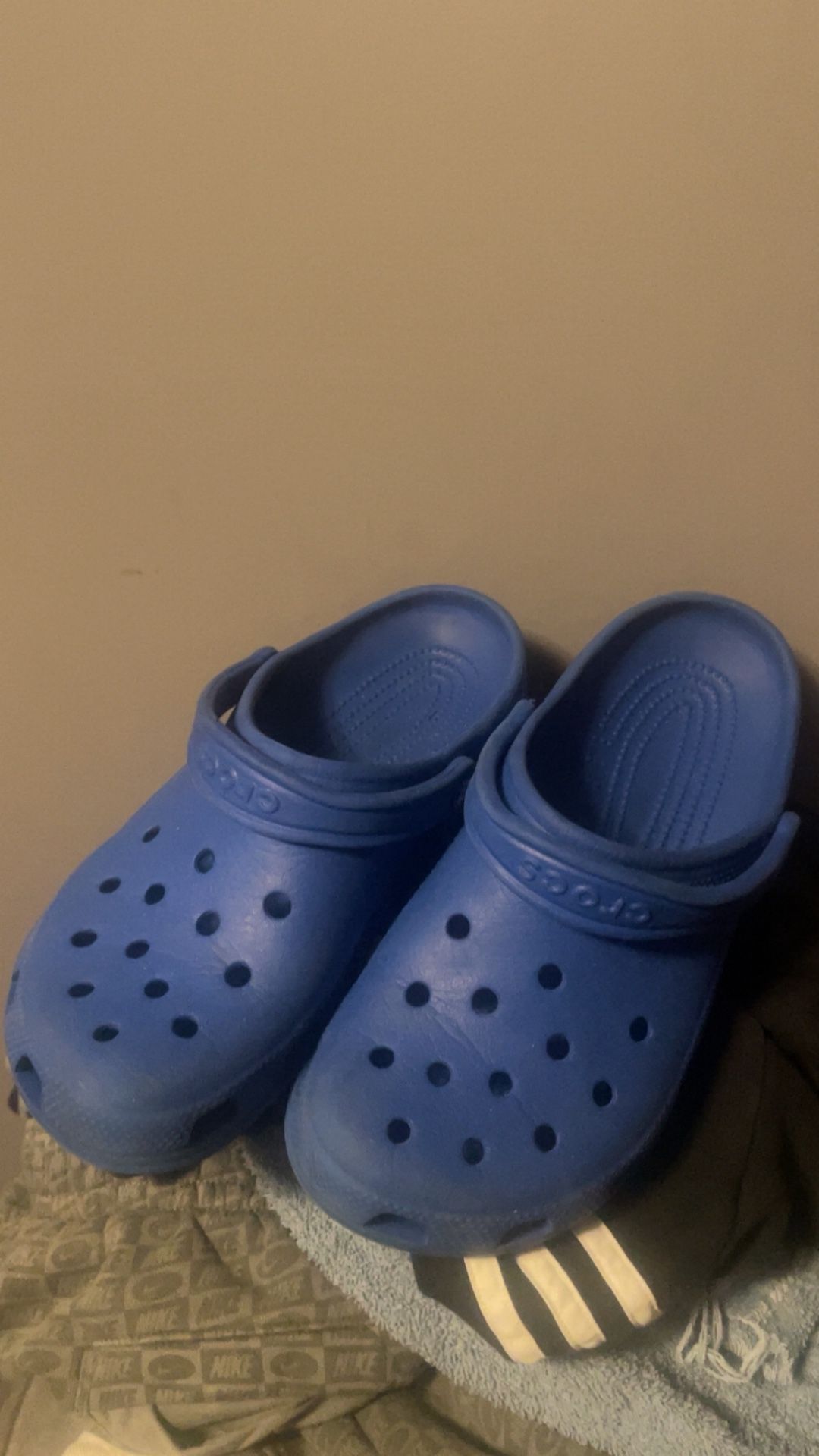 Blue Crocs Size 9 for Sale in Rosemount, MN - OfferUp