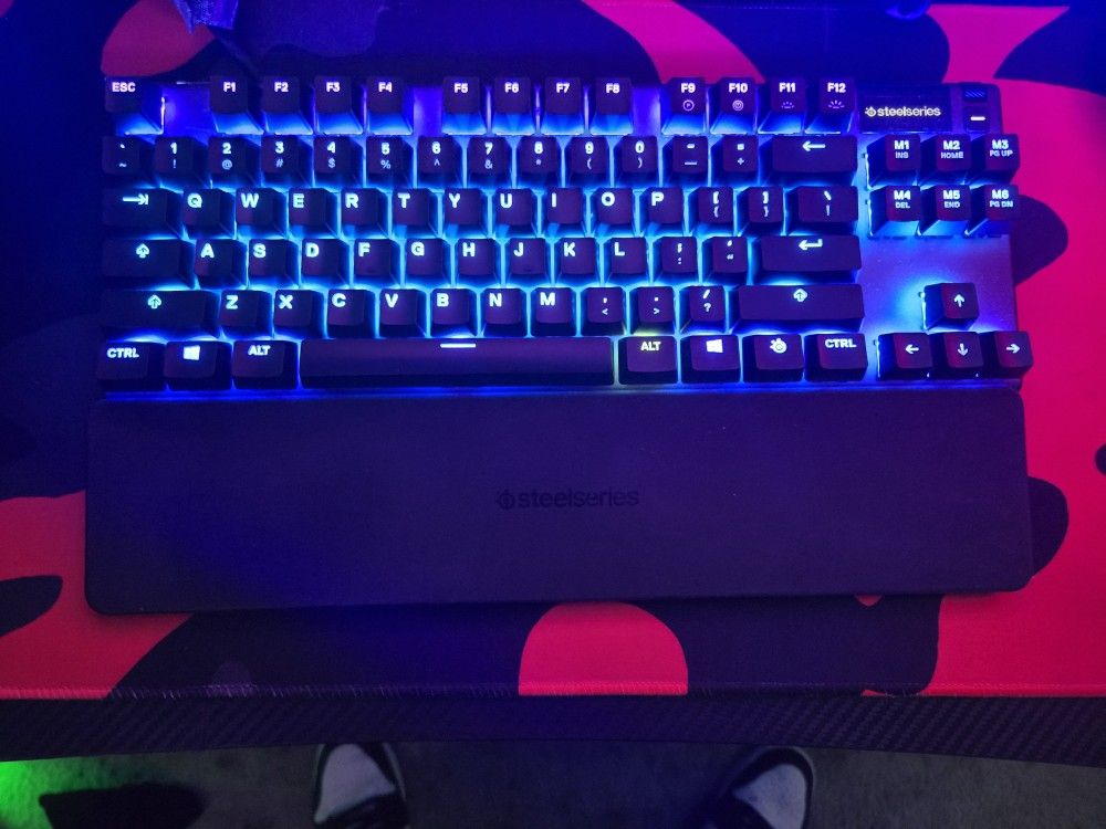 SteelSeries Apex 7 TKL Compact Mechanical Gaming Keyboard for Sale in ...