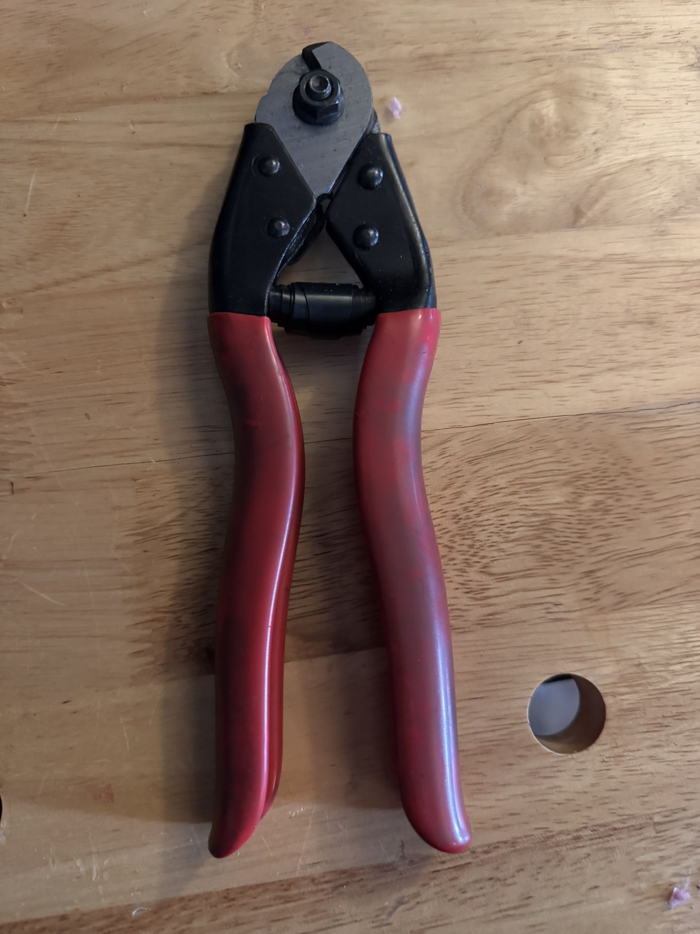 Heavy-Duty Cable / Wire Cutter – Clean Cuts, Great Condition for Sale ...