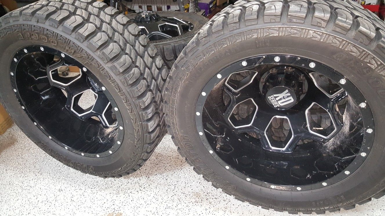 KMC XD Battalion 22 inch Dually wheels for Sale in Maricopa, AZ - OfferUp