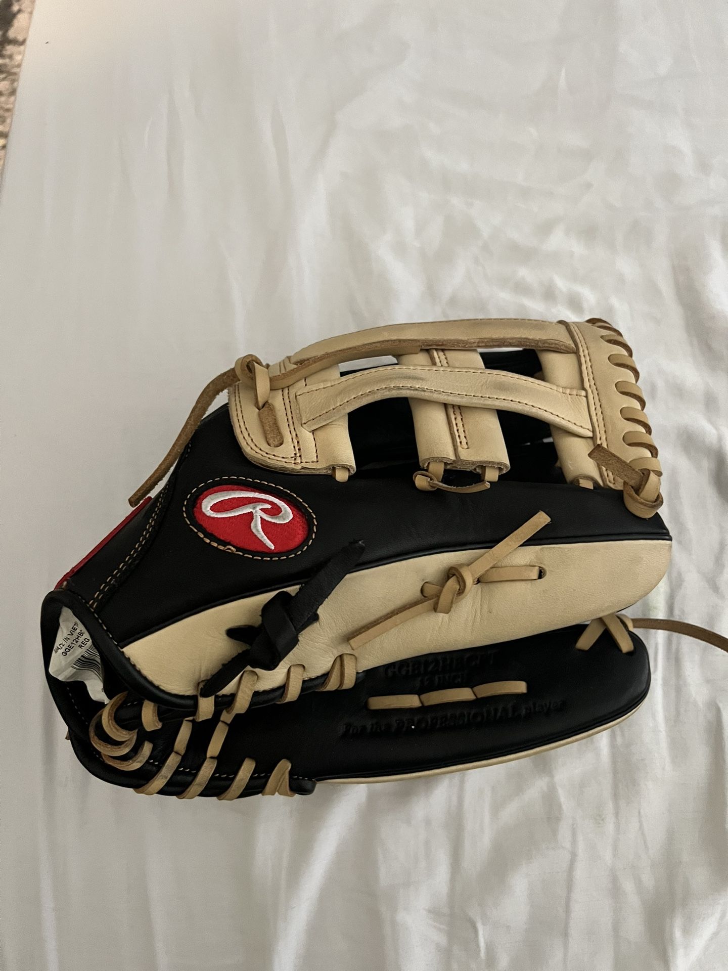 Rawlings baseball glove for Sale in Chula Vista, CA - OfferUp