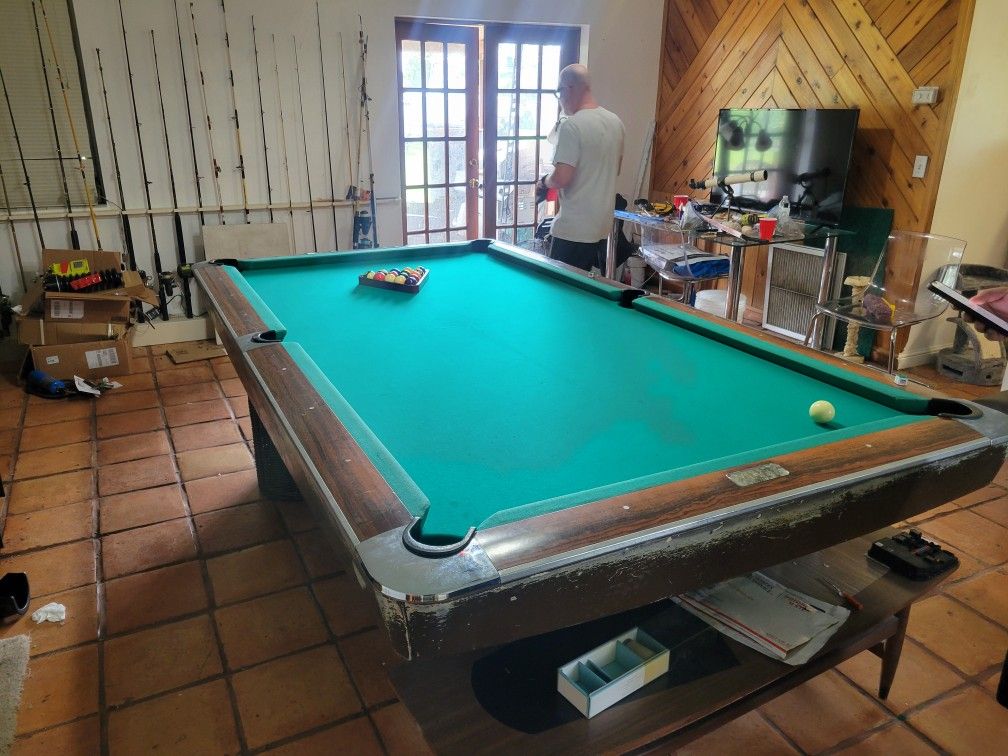 Billiard Pool Table Brunswick 9 Ft for Sale in Miami, FL - OfferUp