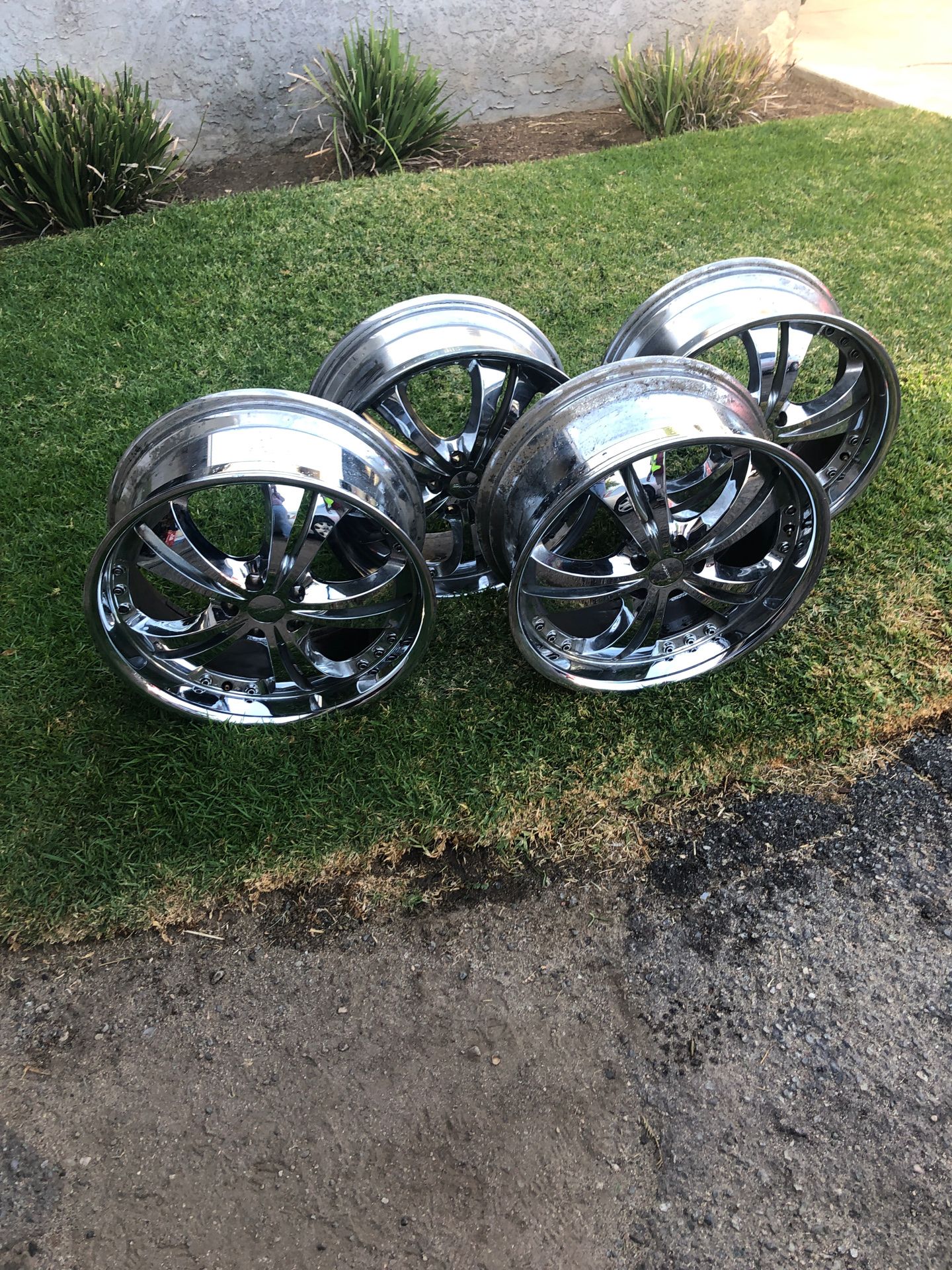 Chrome Panthers 20 inch rims 500or best offer for Sale in ARROWHED FARM ...