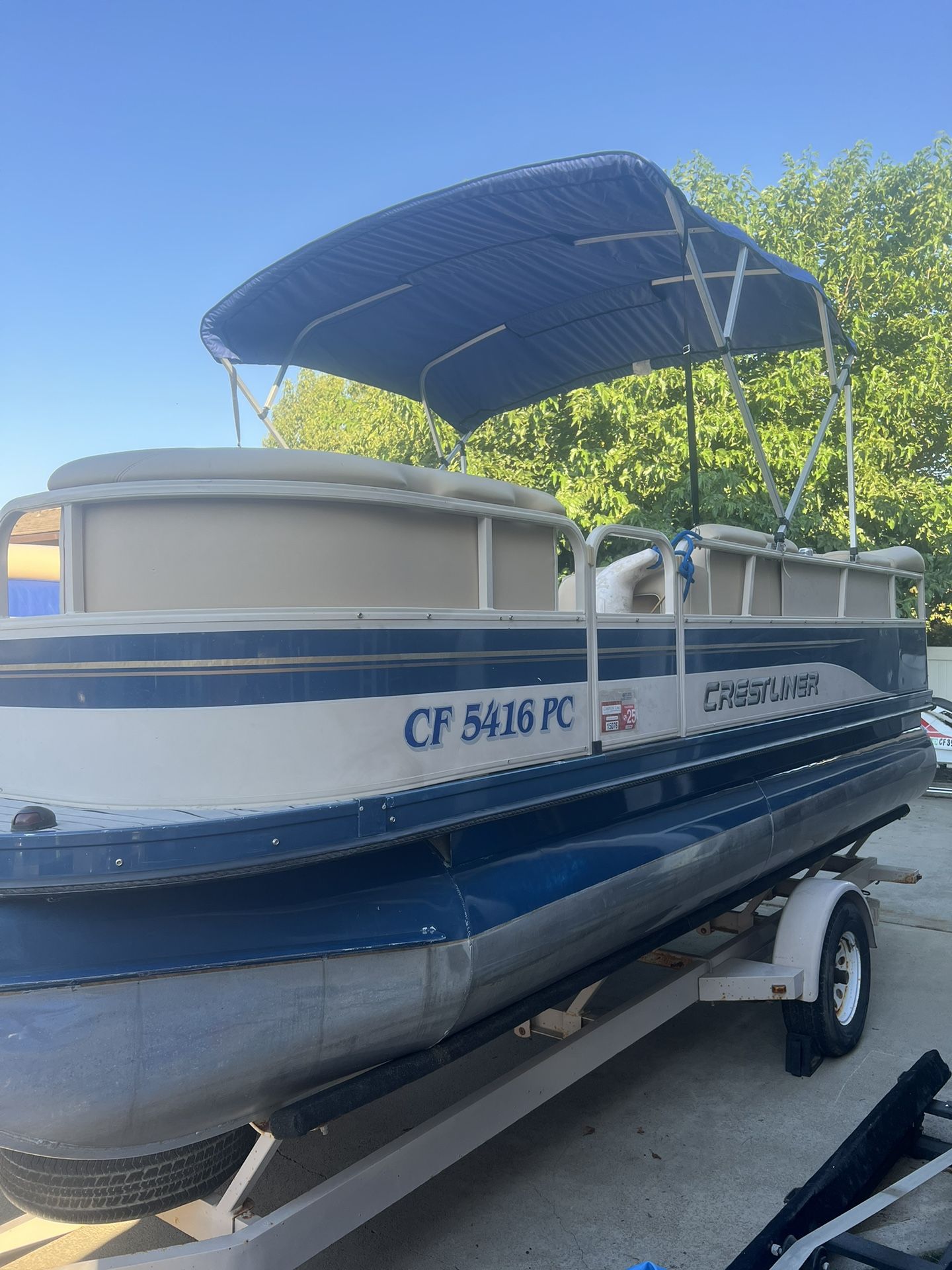 2002 Crestliner 18’ Pontoon Boat for Sale in Menifee, CA - OfferUp