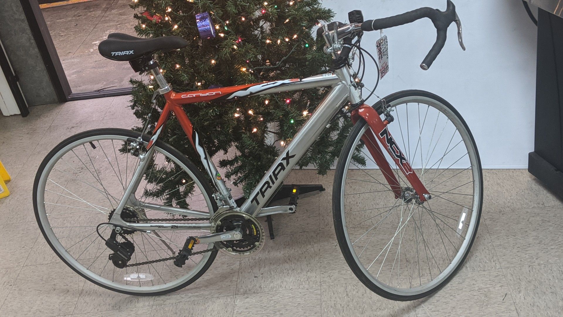 Triax road bike for Sale in Long Beach, CA - OfferUp