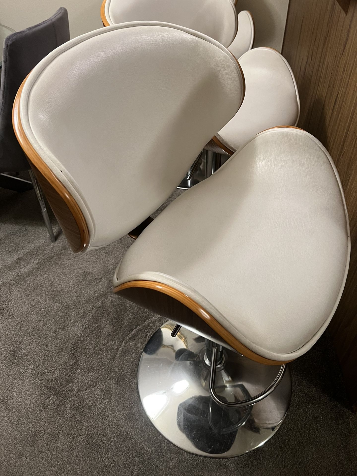 White Bar Stools for Sale in Costa Mesa, CA - OfferUp