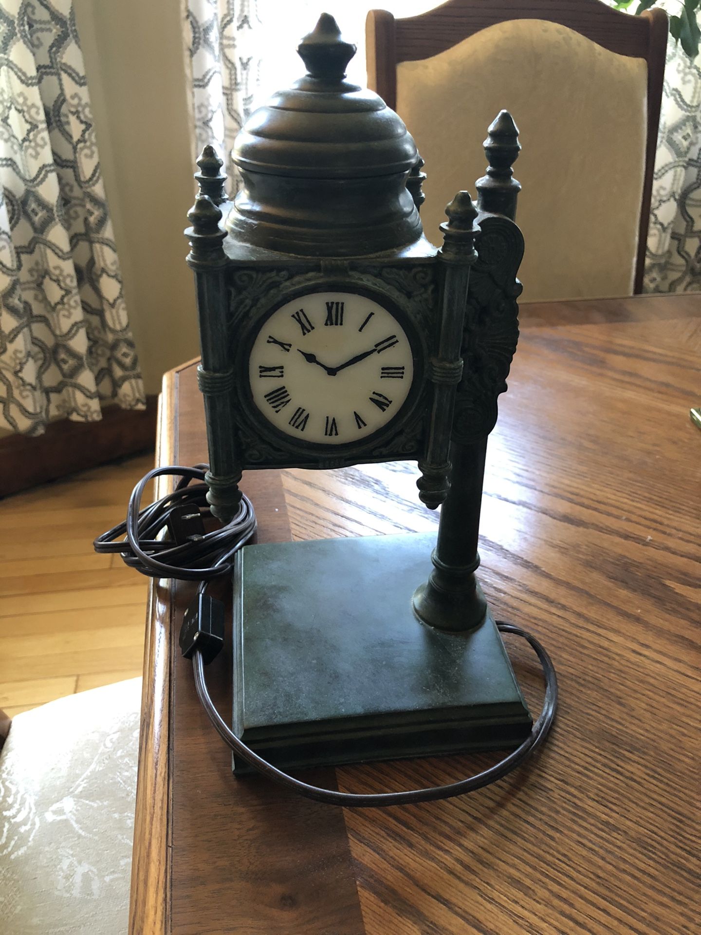 Marshall fields clock and light for Sale in Chicago, IL - OfferUp