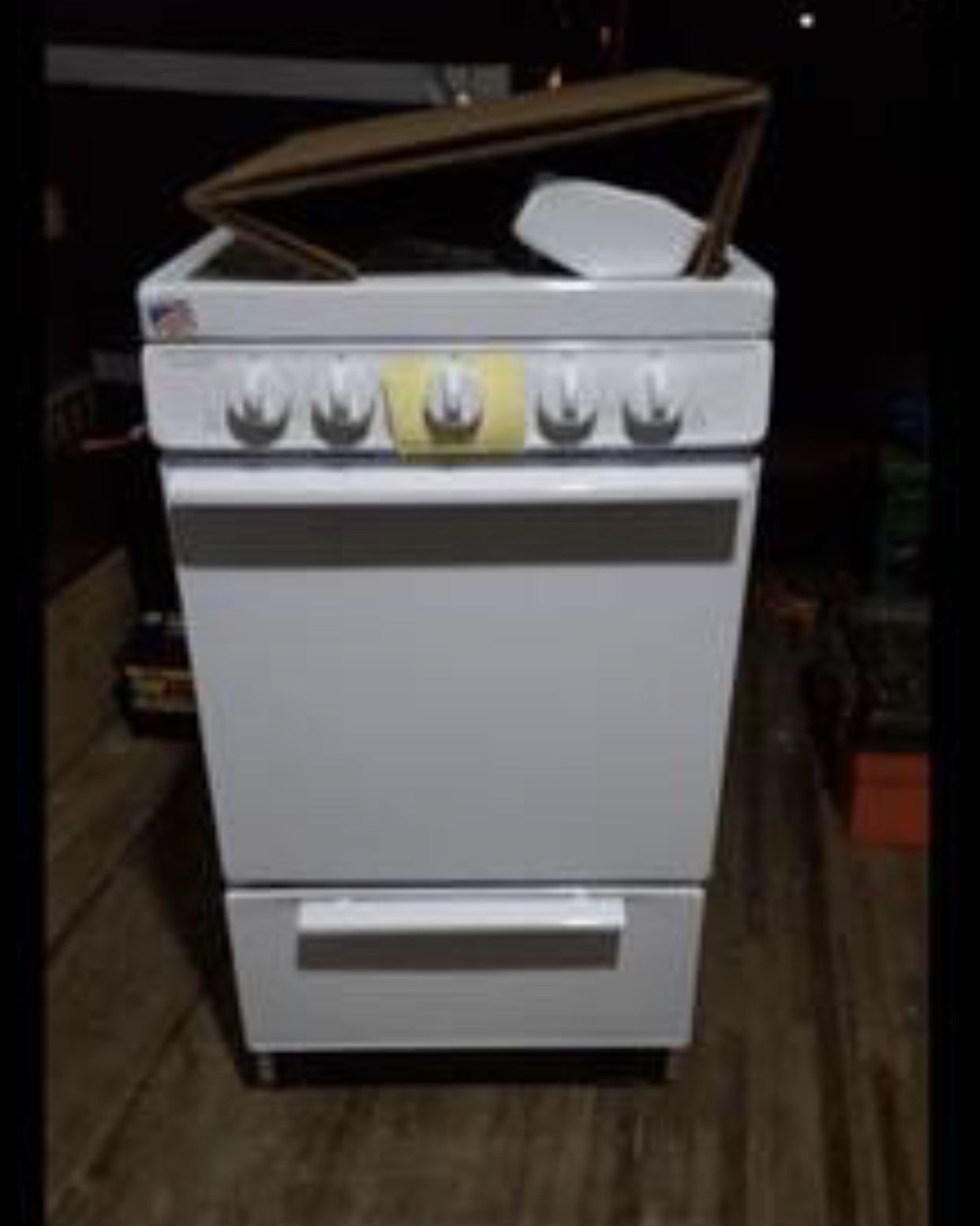 Premier 20 in 2.42 cu ft battery soar ignition gas range stove for Sale ...
