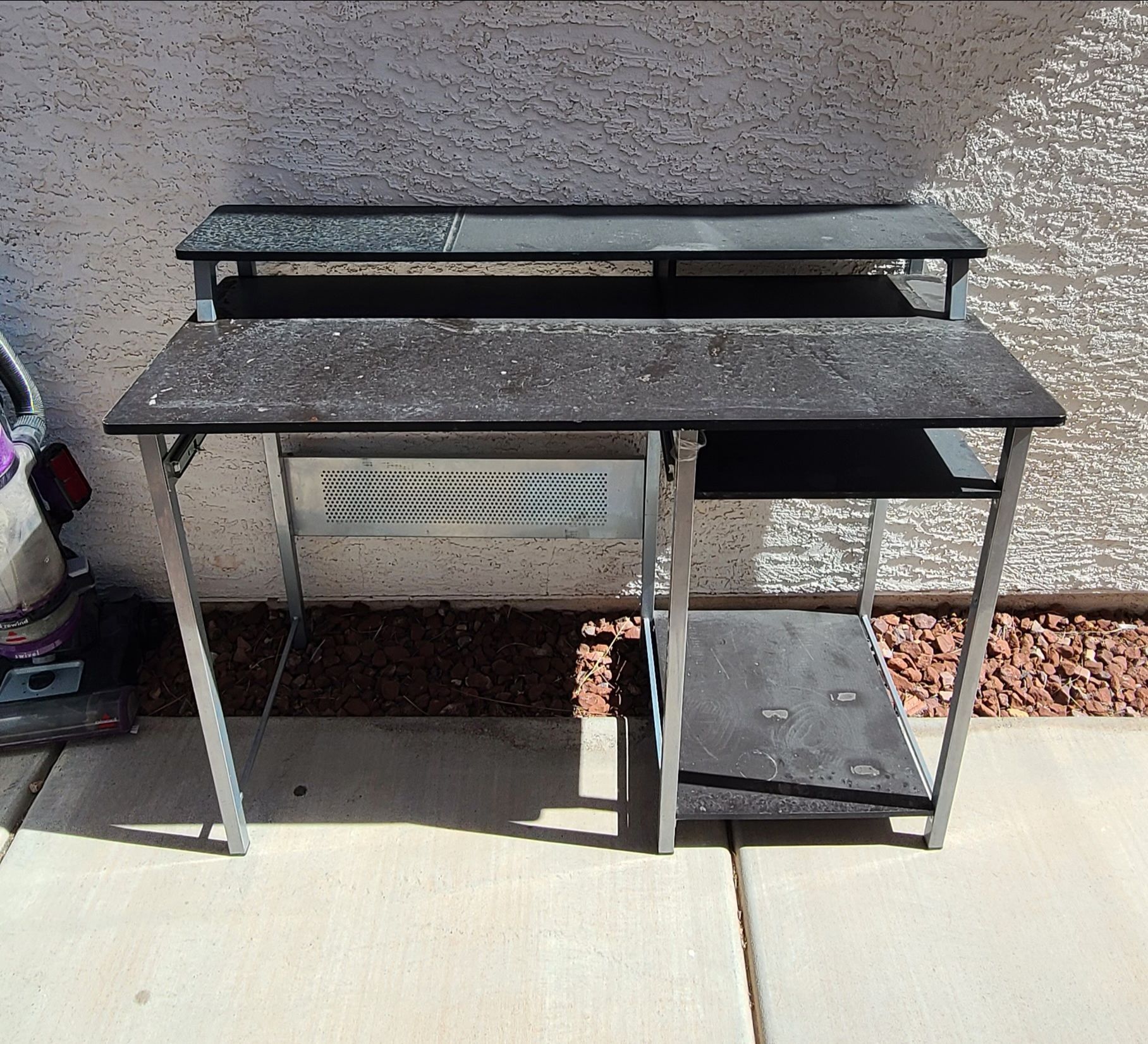 Desk for Sale in Las Vegas, NV - OfferUp