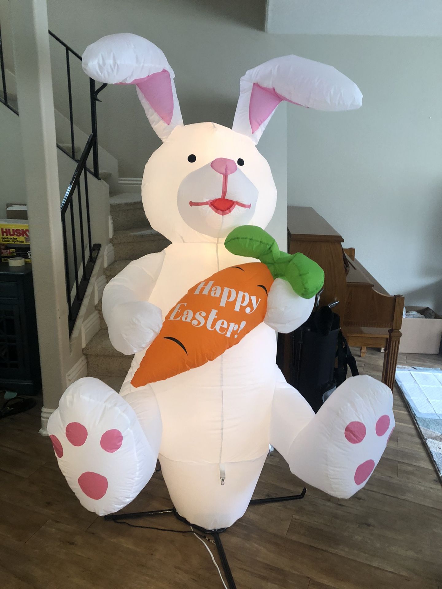 6’ Lighted Inflatable Easter Bunny for Sale in Upland, CA - OfferUp