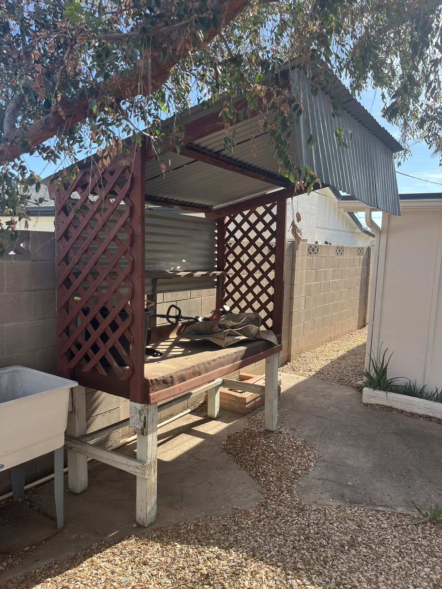 Free gardening Bench for Sale in Phoenix, AZ - OfferUp