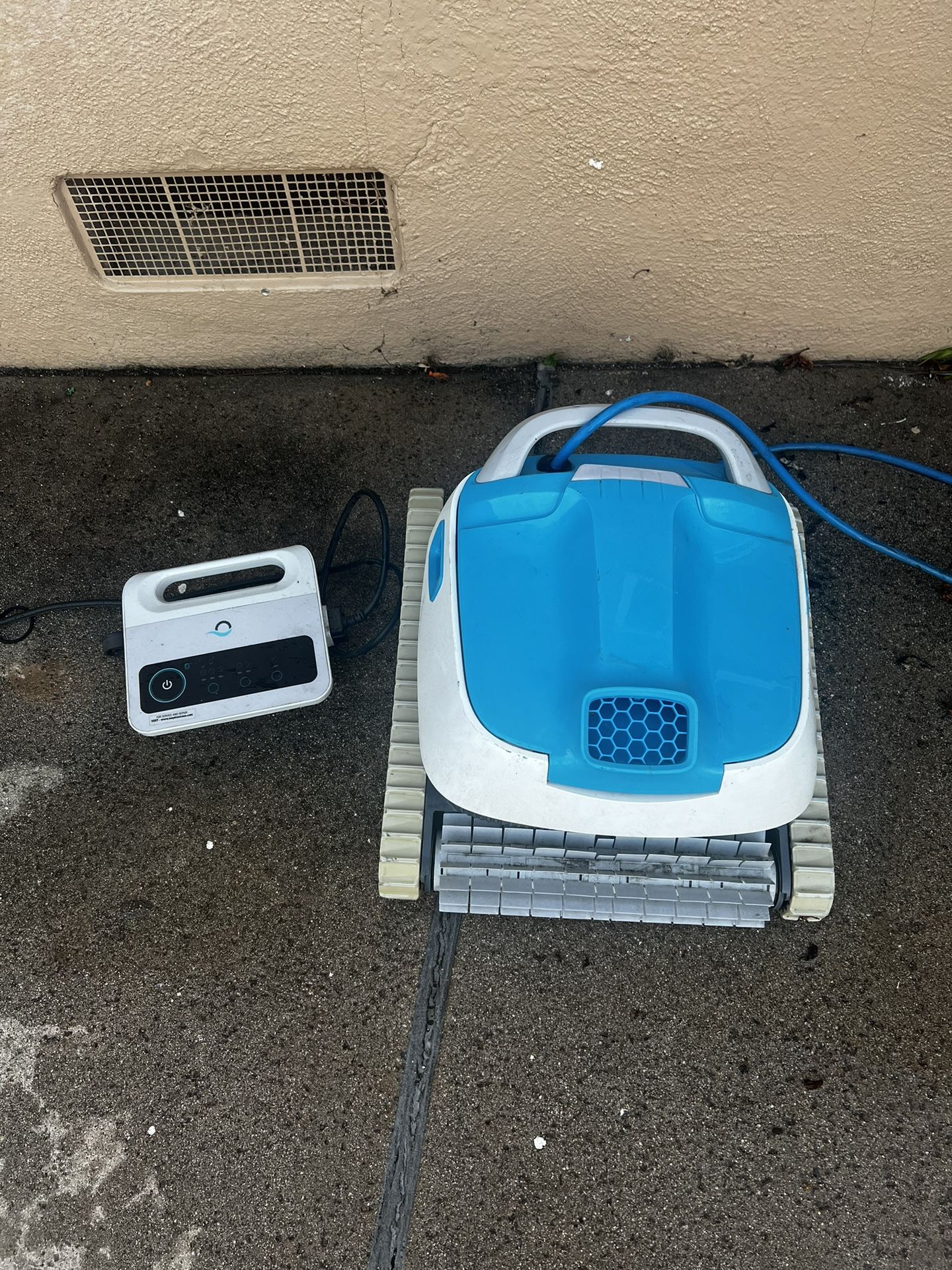 Maytronics Dolphin Proteus Dx4 for Sale in Anaheim, CA - OfferUp