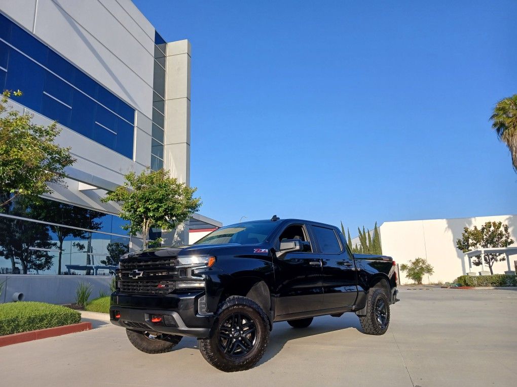 Chevrolet SILVERADO TRAILBOSS Z71 Sierra ram f150 tacoma tundra ...