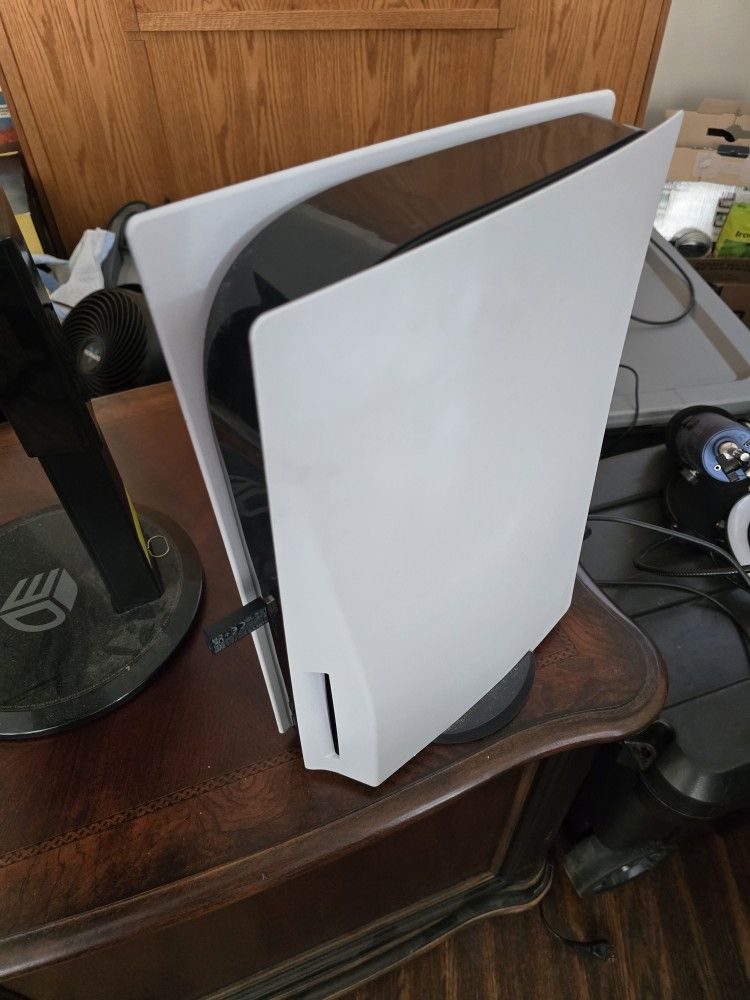 Upgraded Disc Ps5 With External SSD for Sale in Oklahoma City, OK - OfferUp