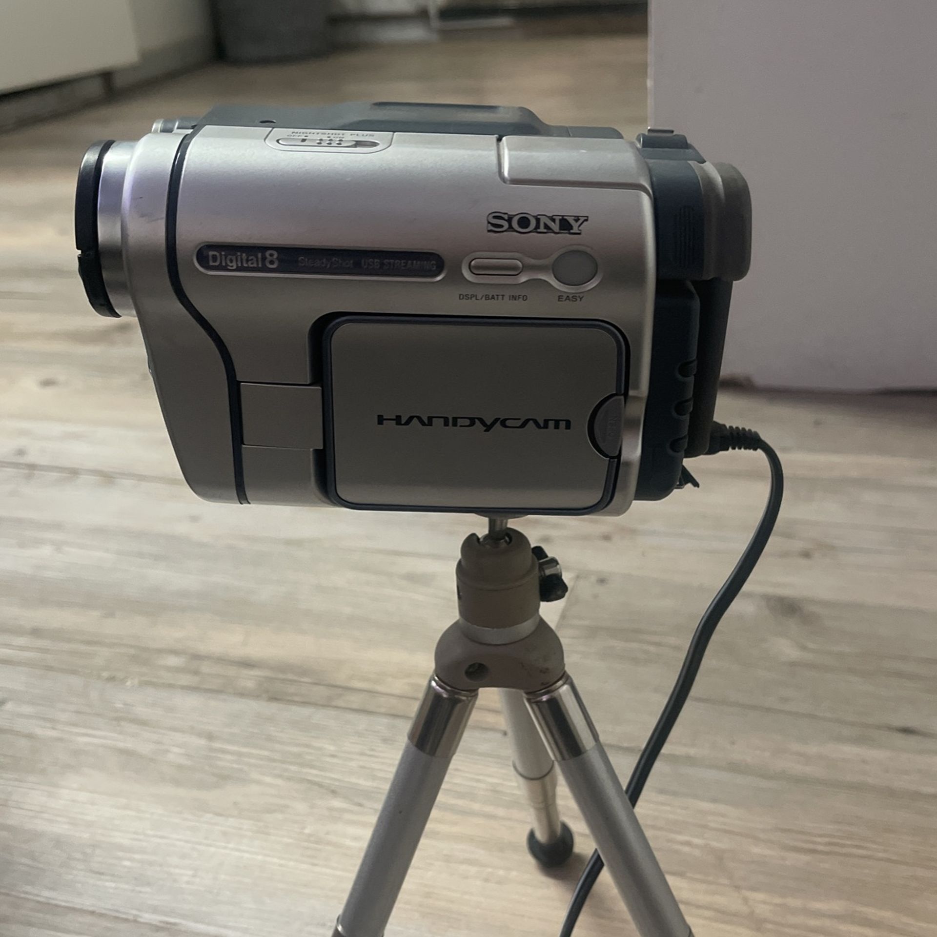 Sony Handycam Der Trv260 for Sale in Modesto, CA - OfferUp