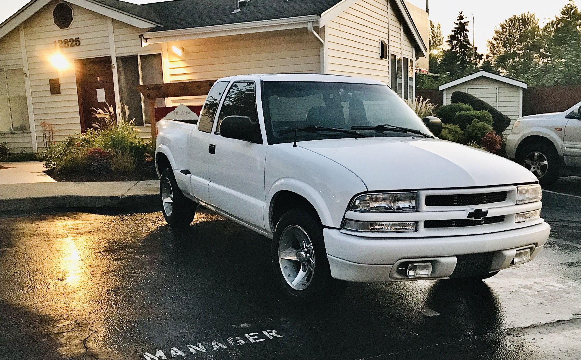 2000 Chevrolet S-10 for Sale in Renton, WA - OfferUp