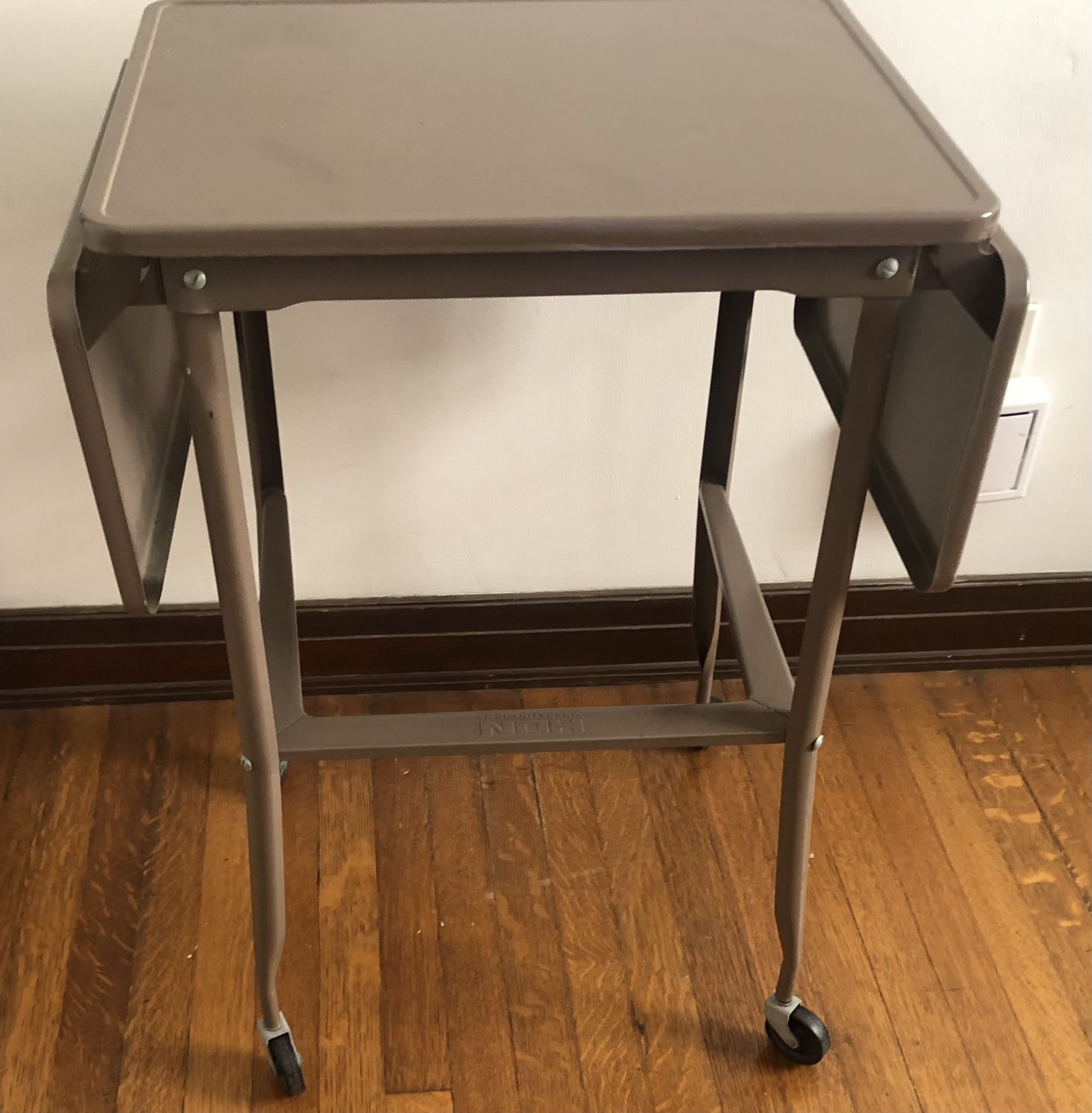 Vintage Tan Metal Typewriter Table for Sale in Long Beach, CA - OfferUp