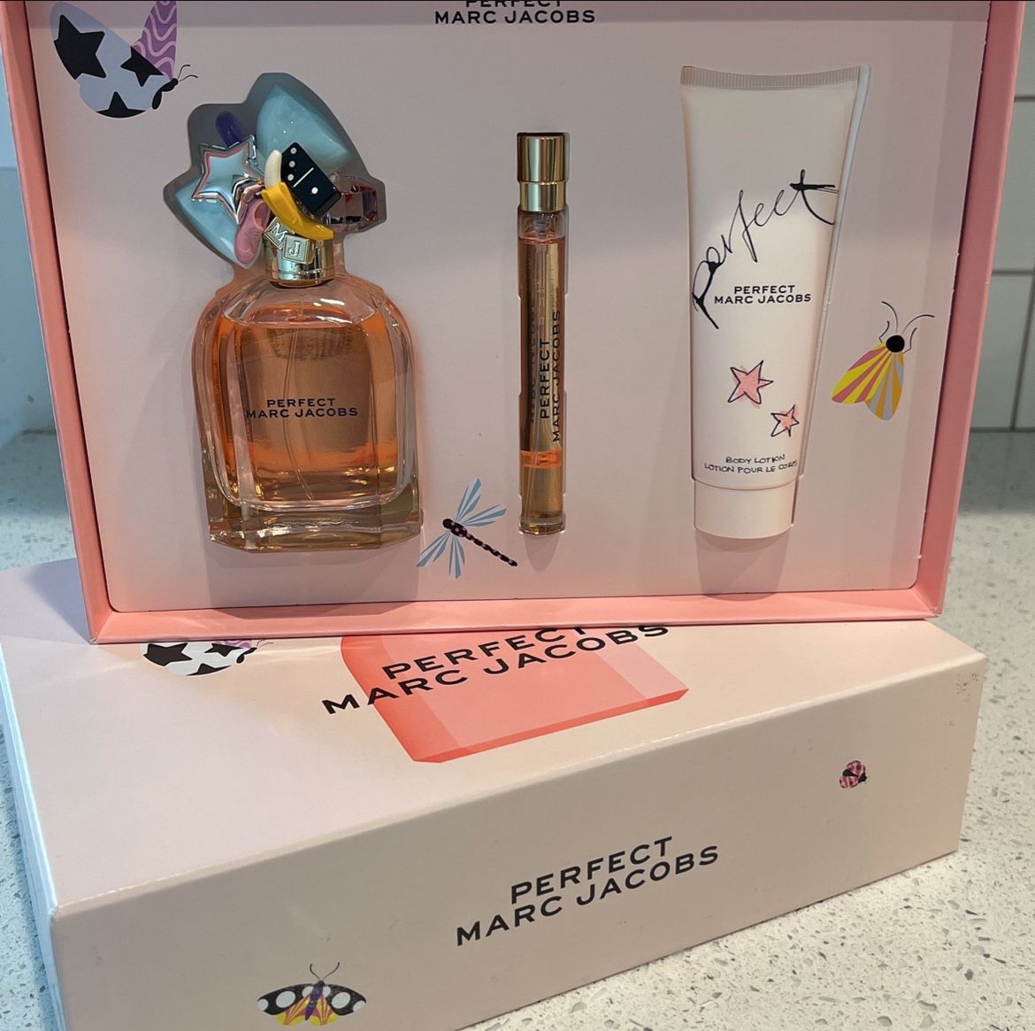 3-pc Marc Jacobs Perfect Eau De Parfum Gift Sets For for Sale in ...