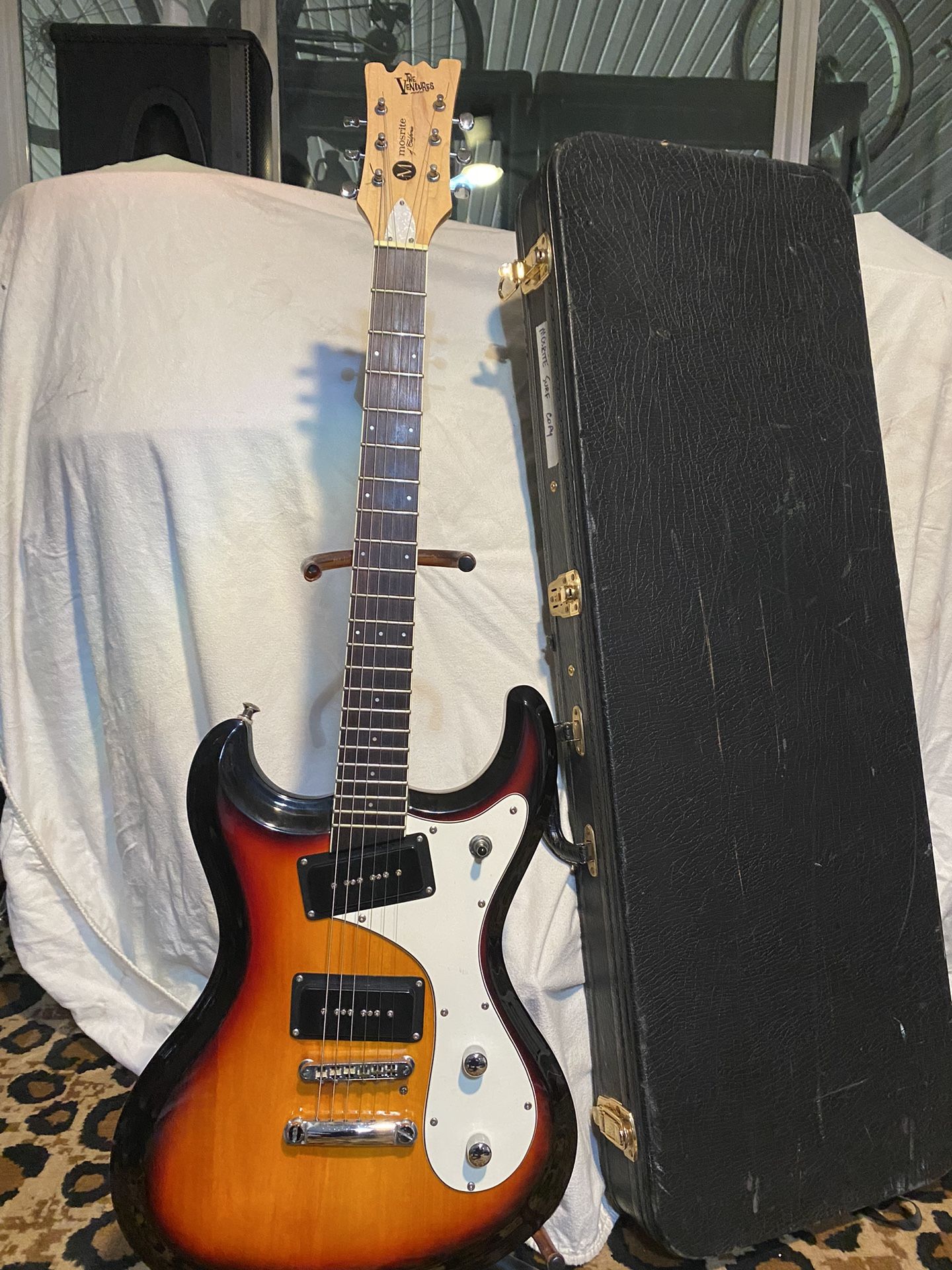 Mosrite The Ventures Copy Guitar for Sale in Las Vegas, NV - OfferUp