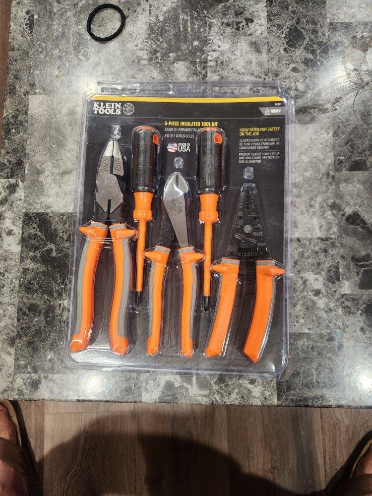 Klein Tools 5 Pieces Insulated Tool Set for Sale in Adelanto, CA - OfferUp