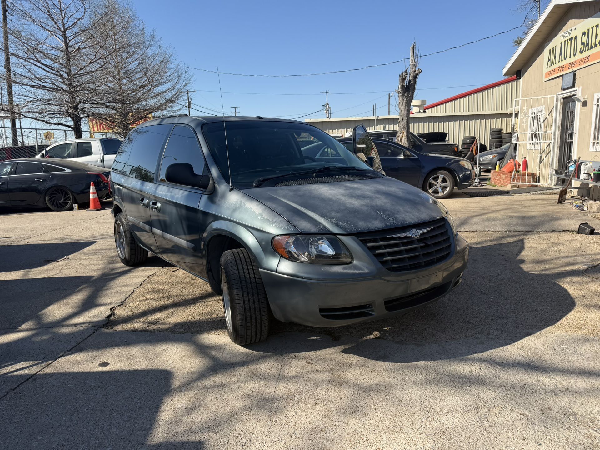 2005 Chrysler Town & Country for Sale in Irving, TX - OfferUp