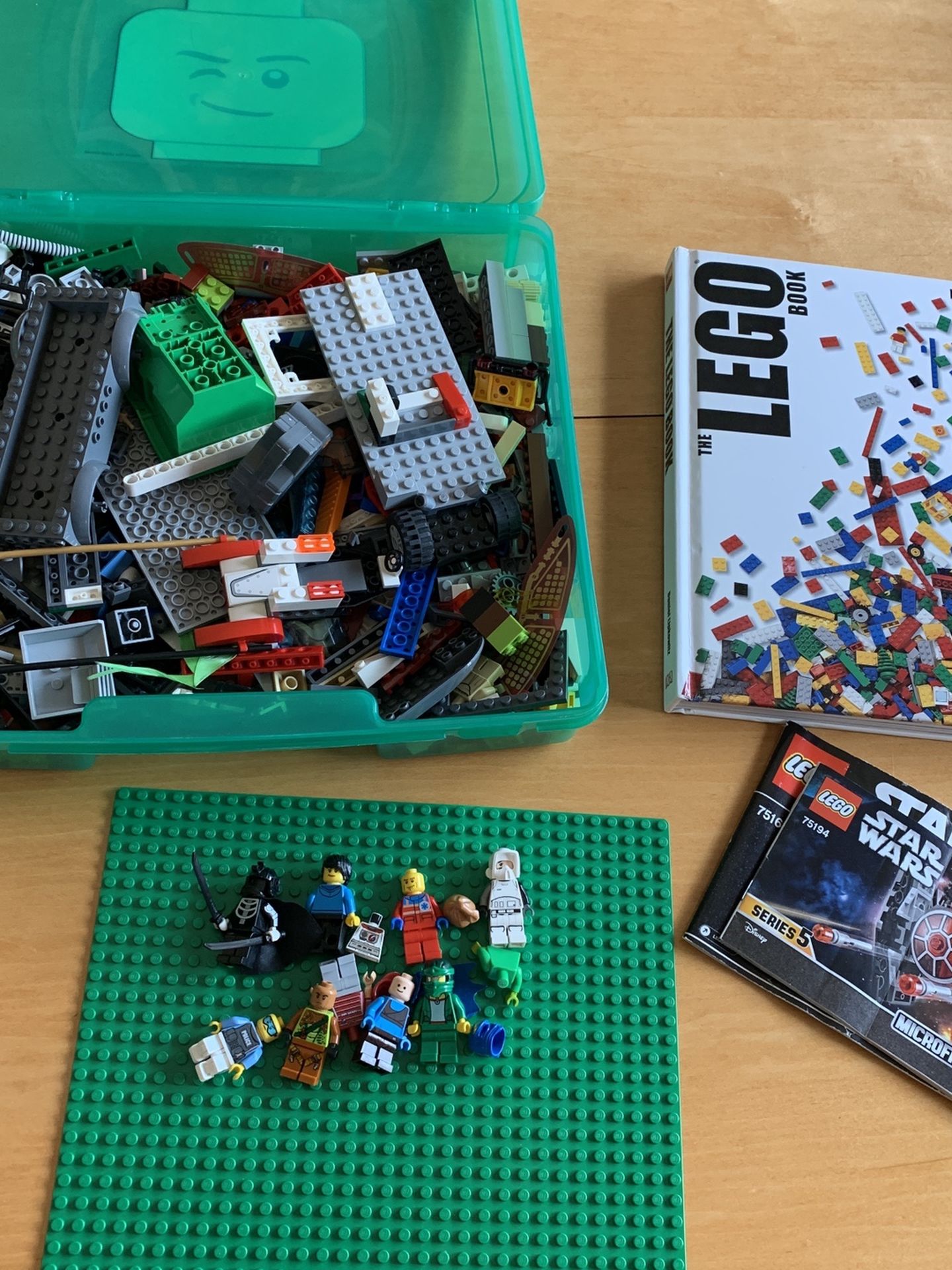 Box Of Loose Bulk Legos for Sale in Plano, TX - OfferUp