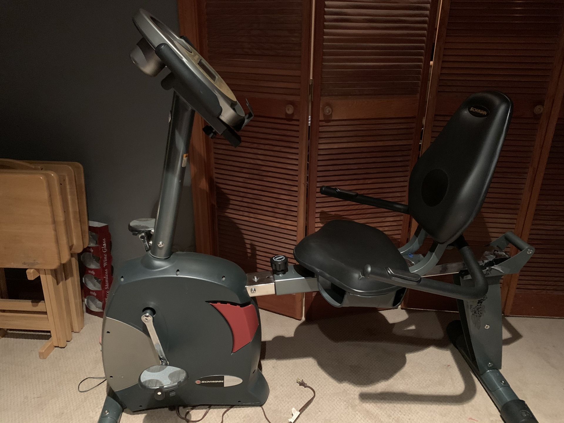 Schwinn 222 recumbent exercise bike, used for Sale in Seattle, WA - OfferUp