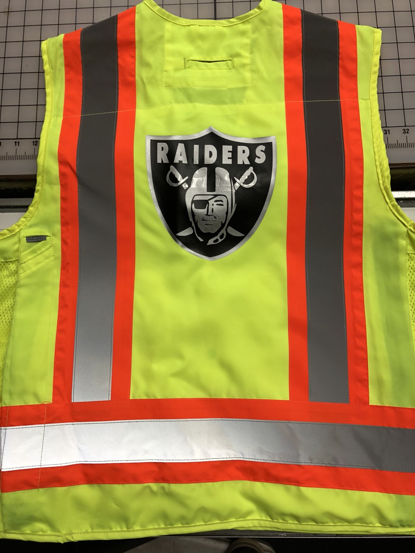 OAKLAND RAIDERS FOOTBALL CONSTRUCTION SAFETY VEST LARGE for Sale in ...