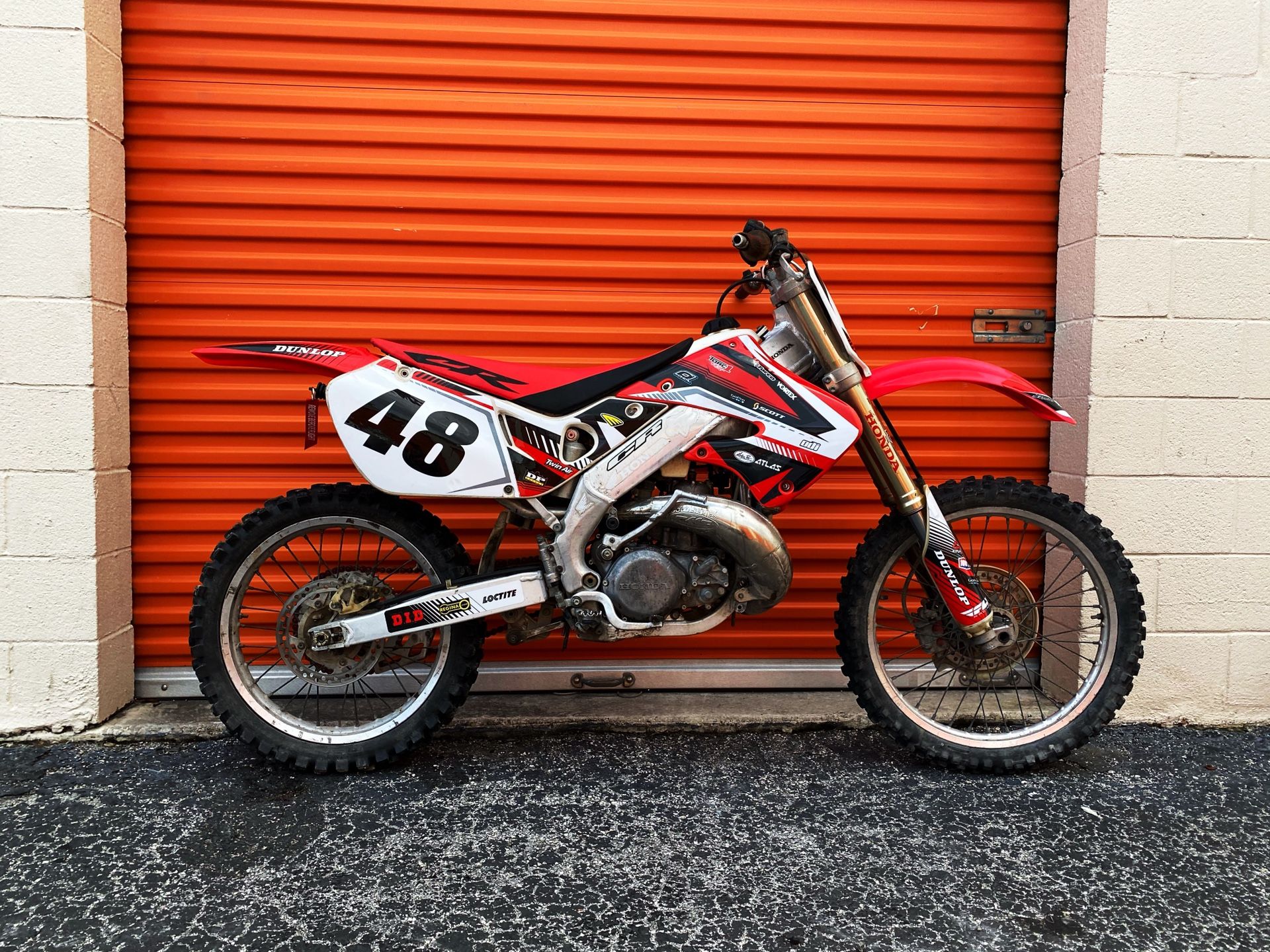 HONDA CR250R CR 250 CR250 DIRTBIKE DIRT BIKE for Sale in Miami, FL - OfferUp