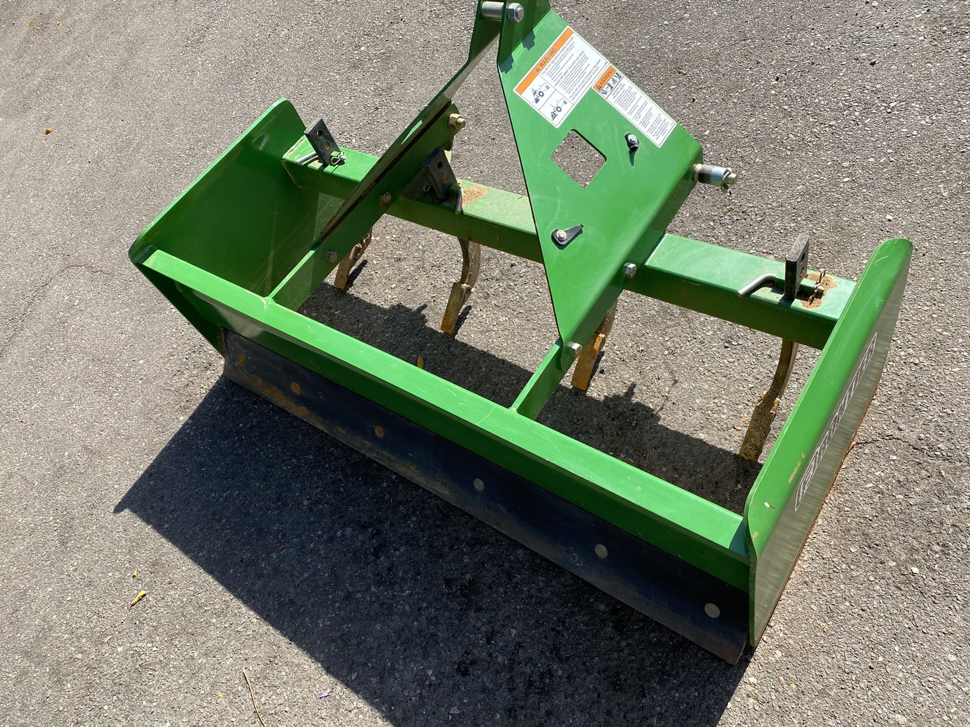 John Deere frontier box blade with attachments for tractor for Sale in ...