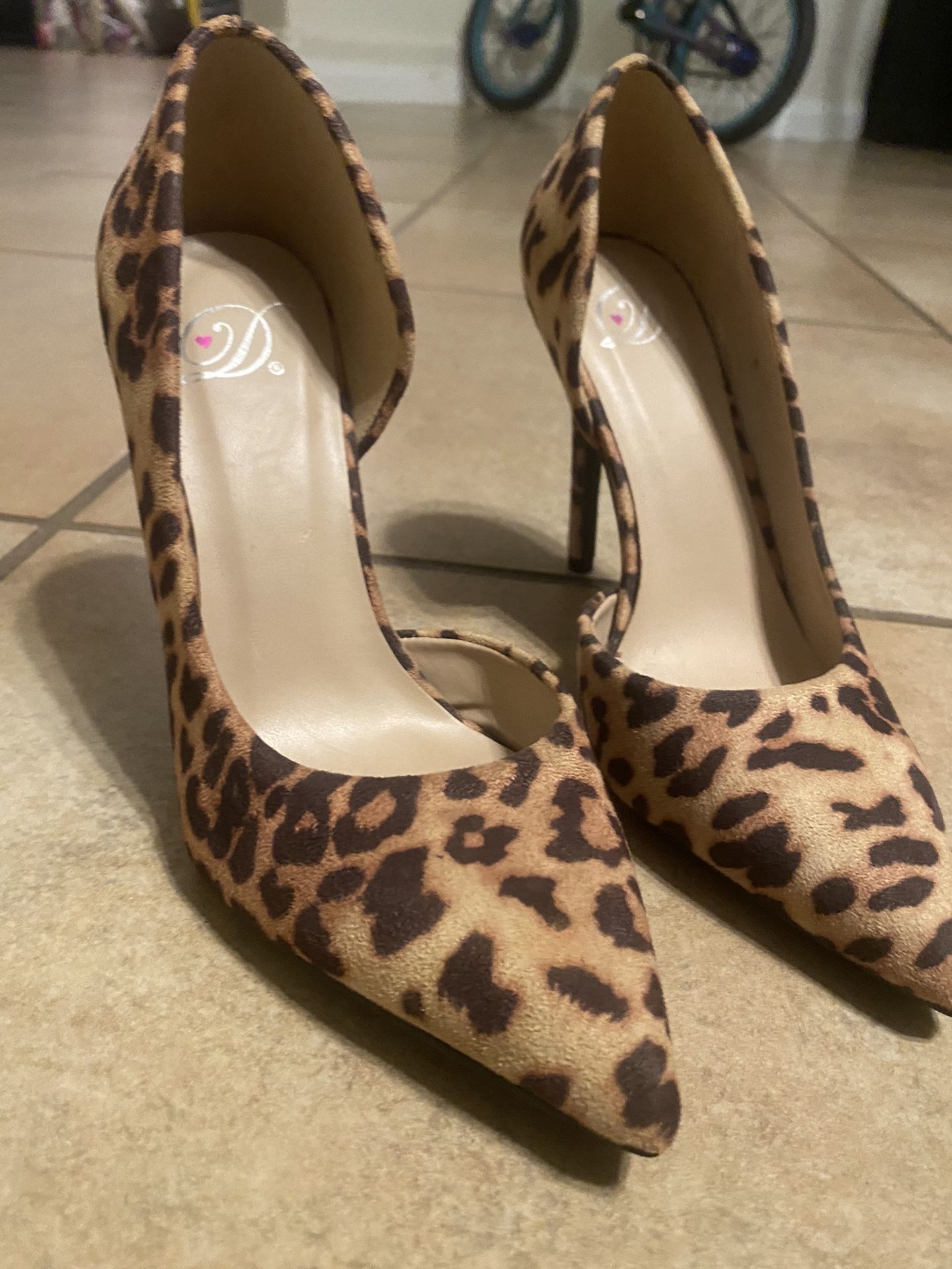 Leopard Print Heels for Sale in Bakersfield, CA - OfferUp