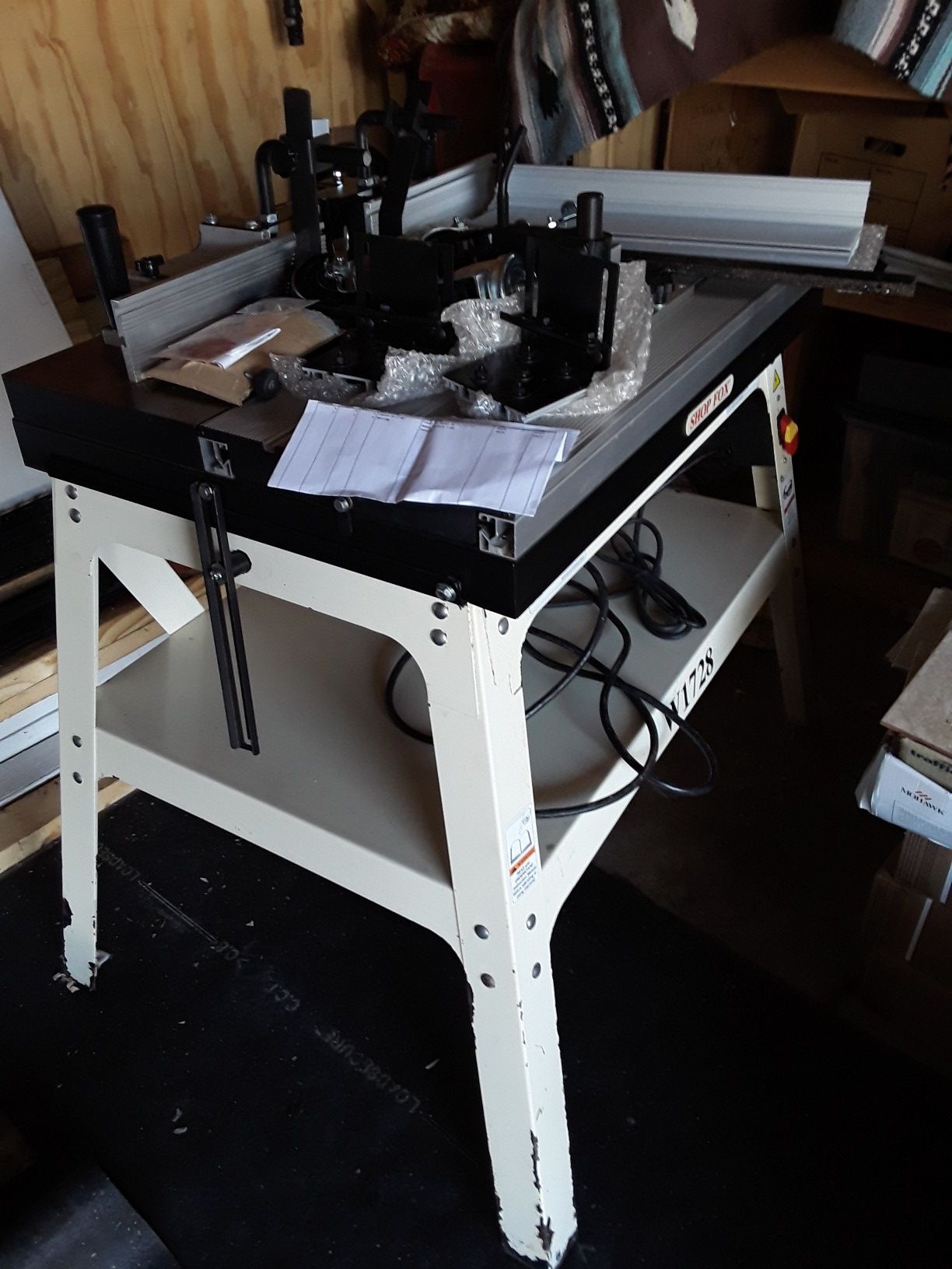 Router table, shop Fox Model w1728 sliding router table with Milwaukee ...