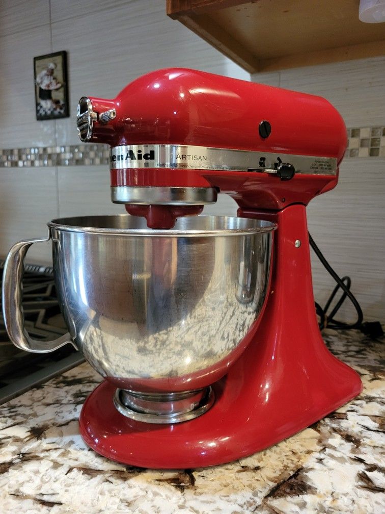 Like New Kitchenaid 5 Quart Mixer Red for Sale in Renton, WA - OfferUp