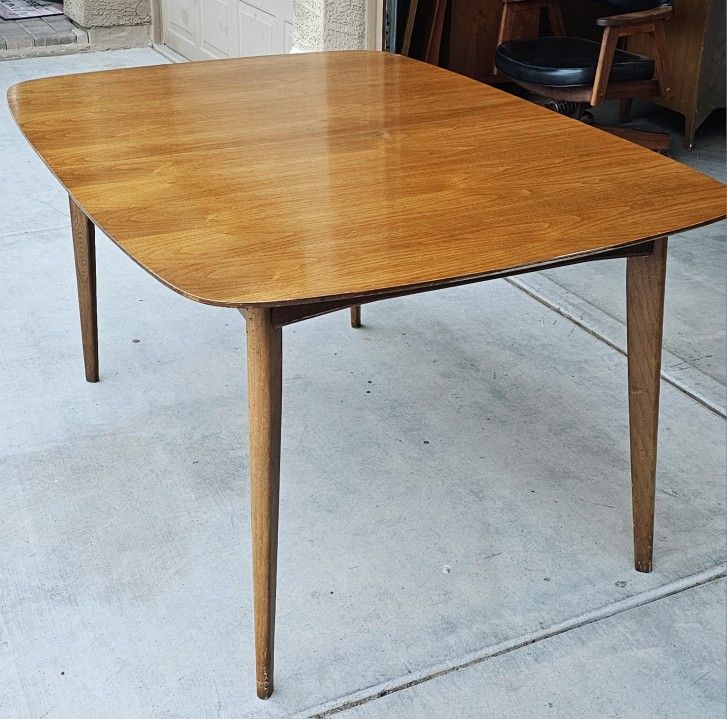 MCM Dining Table for Sale in Sun City, AZ - OfferUp