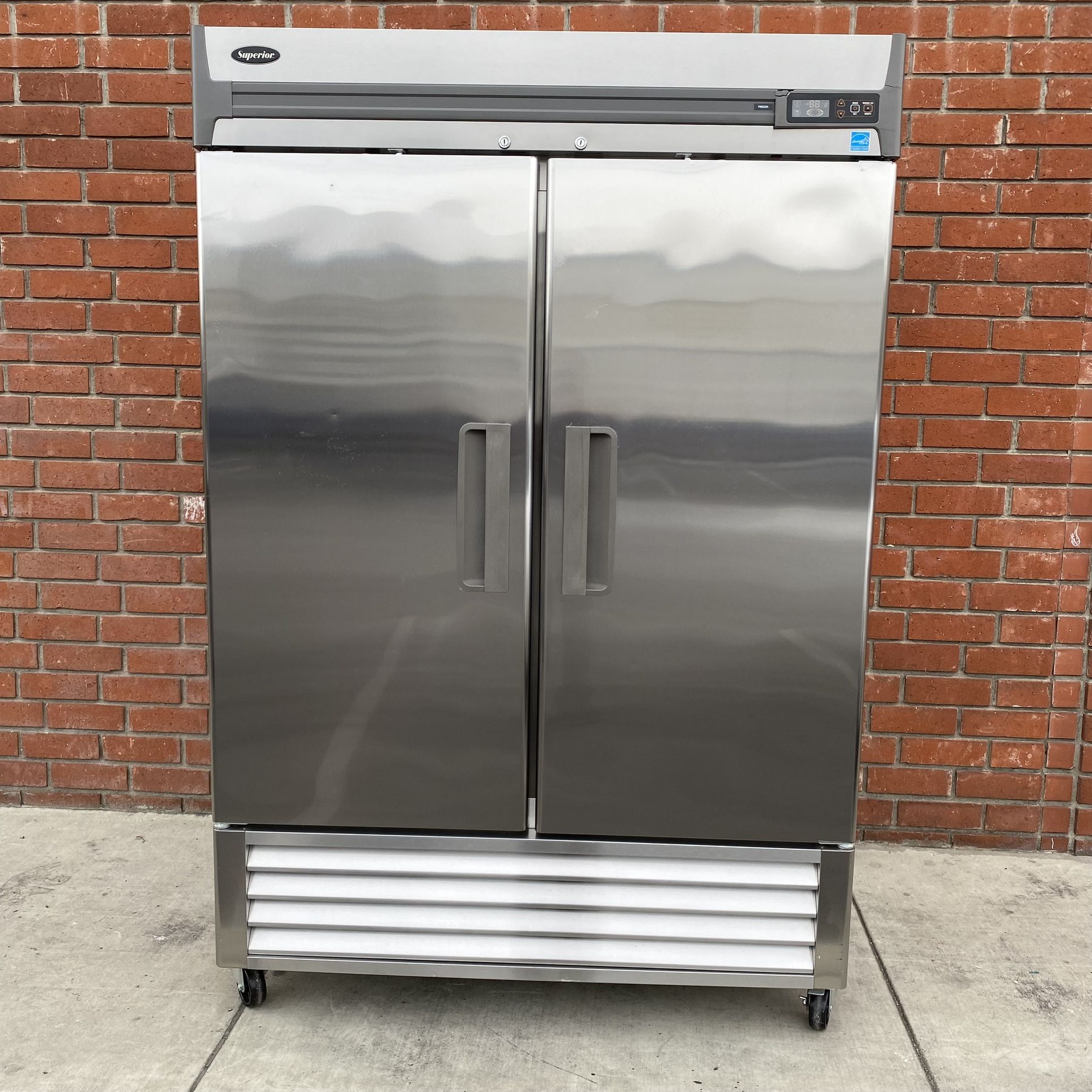 Superior commercial Restaurant 2door Freezer f49-s for Sale in Garden Grove, CA - OfferUp