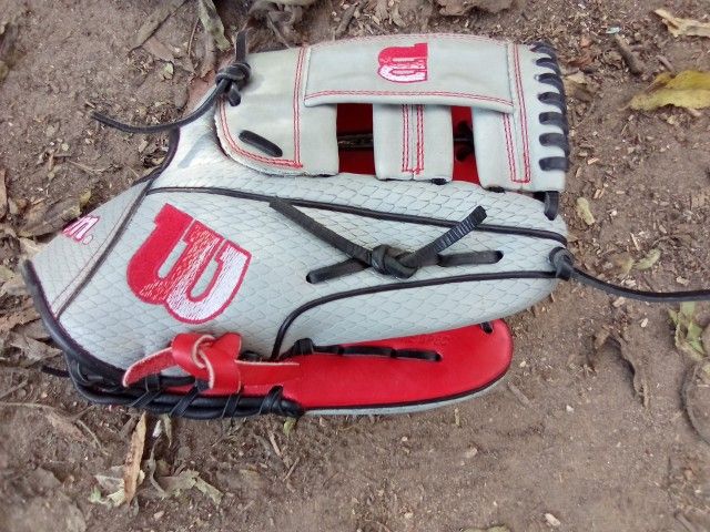 Like New glove Used Only Once for Sale in Huntington Beach, CA - OfferUp