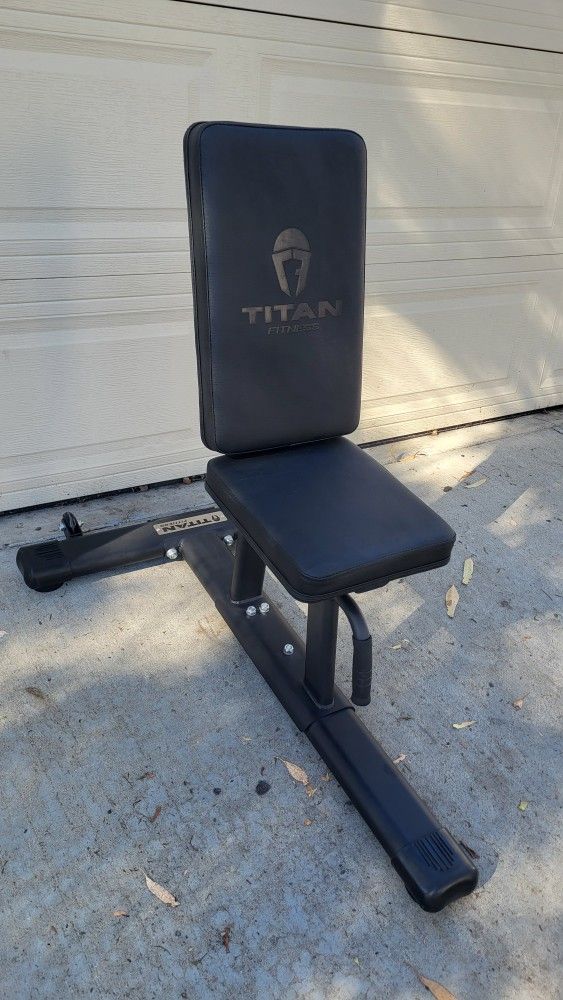 New Condition Workout Seated Stationary Bench by Titan for Sale in San ...
