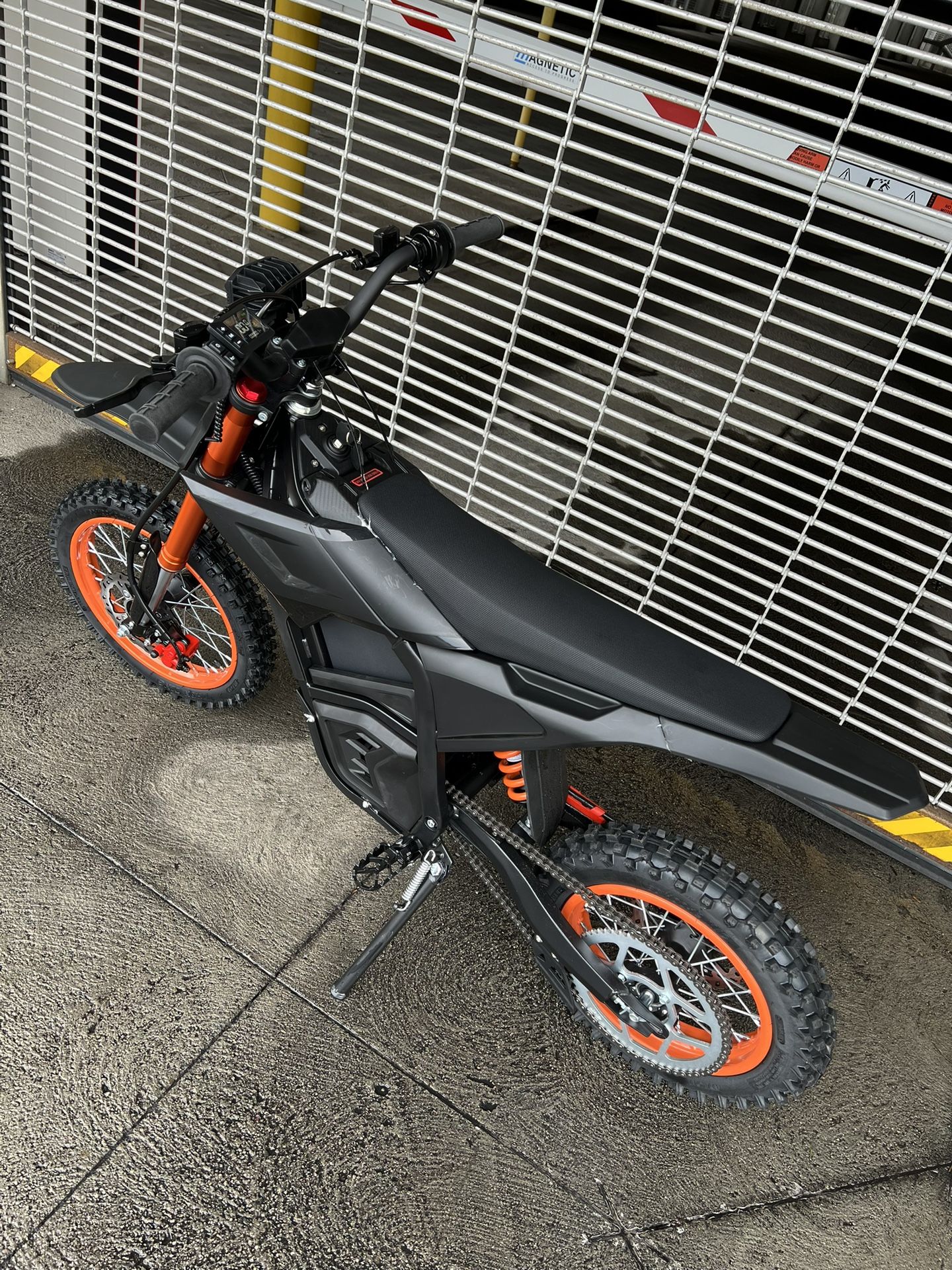 FREE Delivery - Brand New Electric E-Mini Dirt Bike, Chain Driven ...