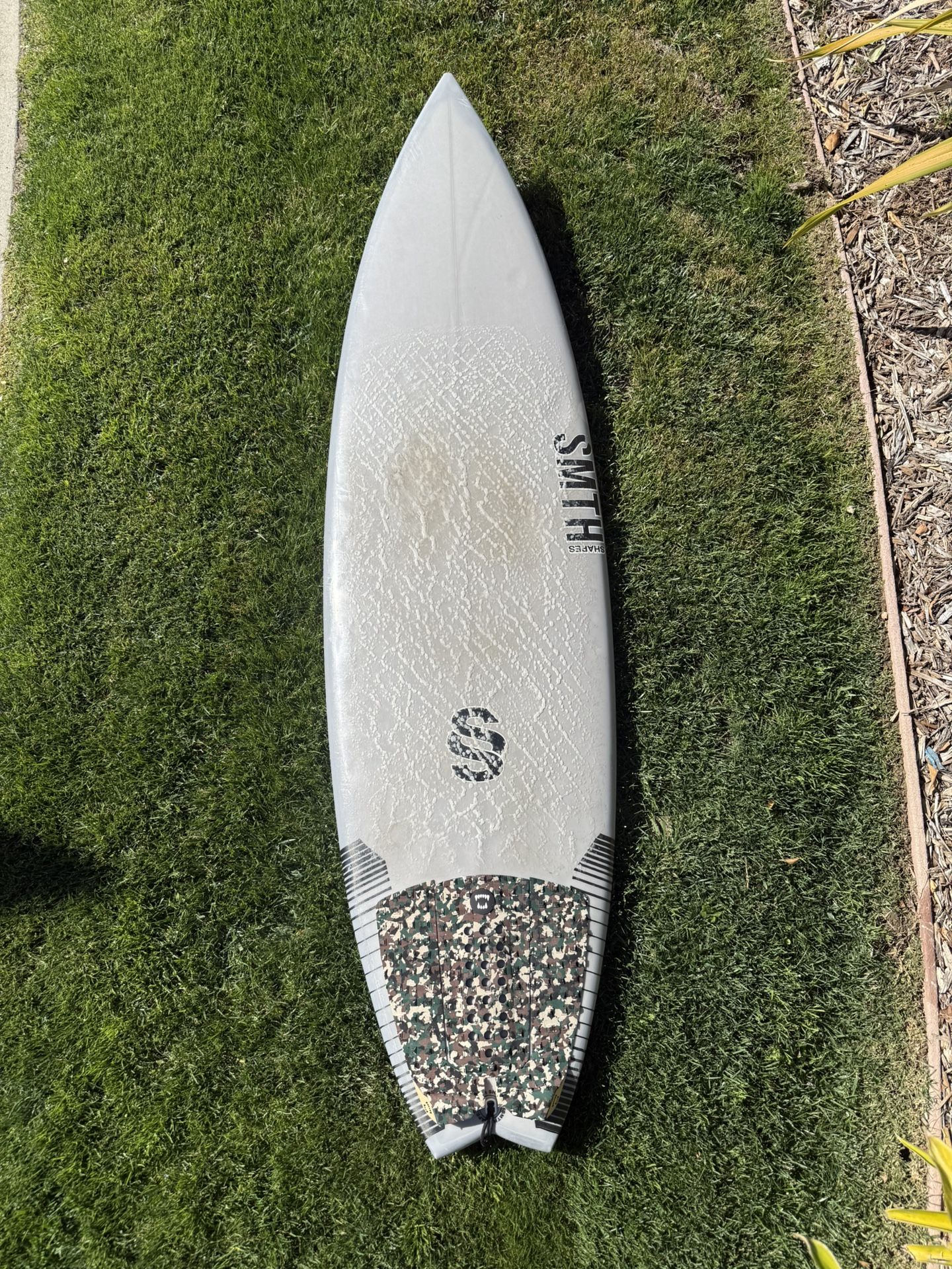 Smith Shapes Surfboard 5’7 X 18.25 X 2.25 X 24.5 L for Sale in La Costa ...