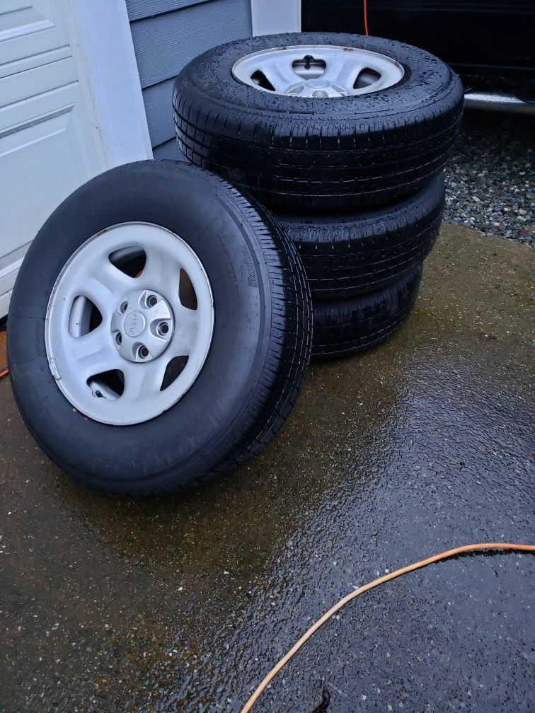 225 75 R15 New tires. On wheels for Jeep TJ Wrangler 225 75r15 for Sale ...