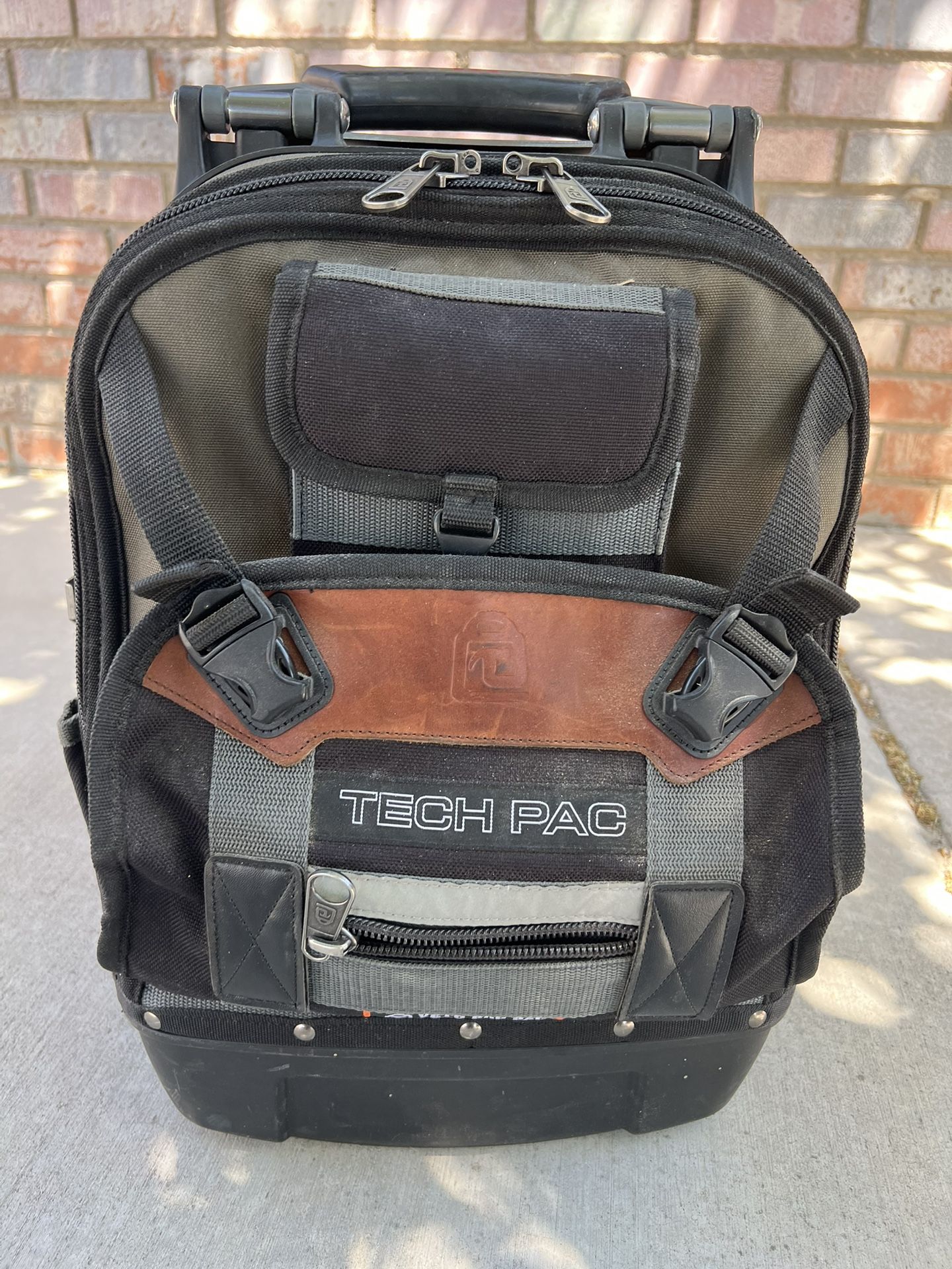 Veto Tech Pro Large Backpack Tool Bag for Sale in Las Vegas, NV - OfferUp