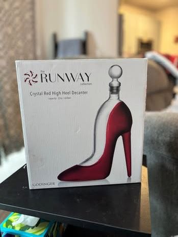 Godinger Red High Heel Decanter for Sale in Oak Point, TX - OfferUp