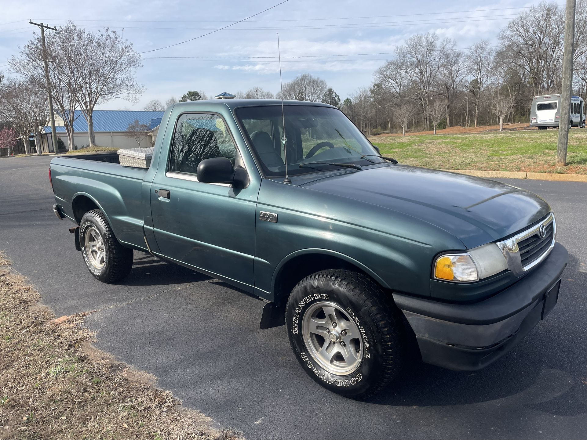 2000 Mazda B-Series Pickup for Sale in Greer, SC - OfferUp