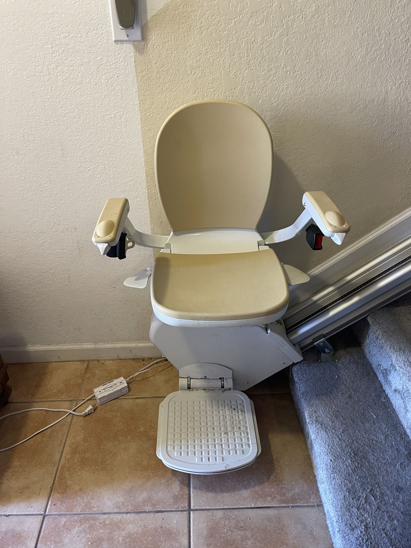 Acorn Superglue Lift for Sale in Pompano Beach, FL - OfferUp