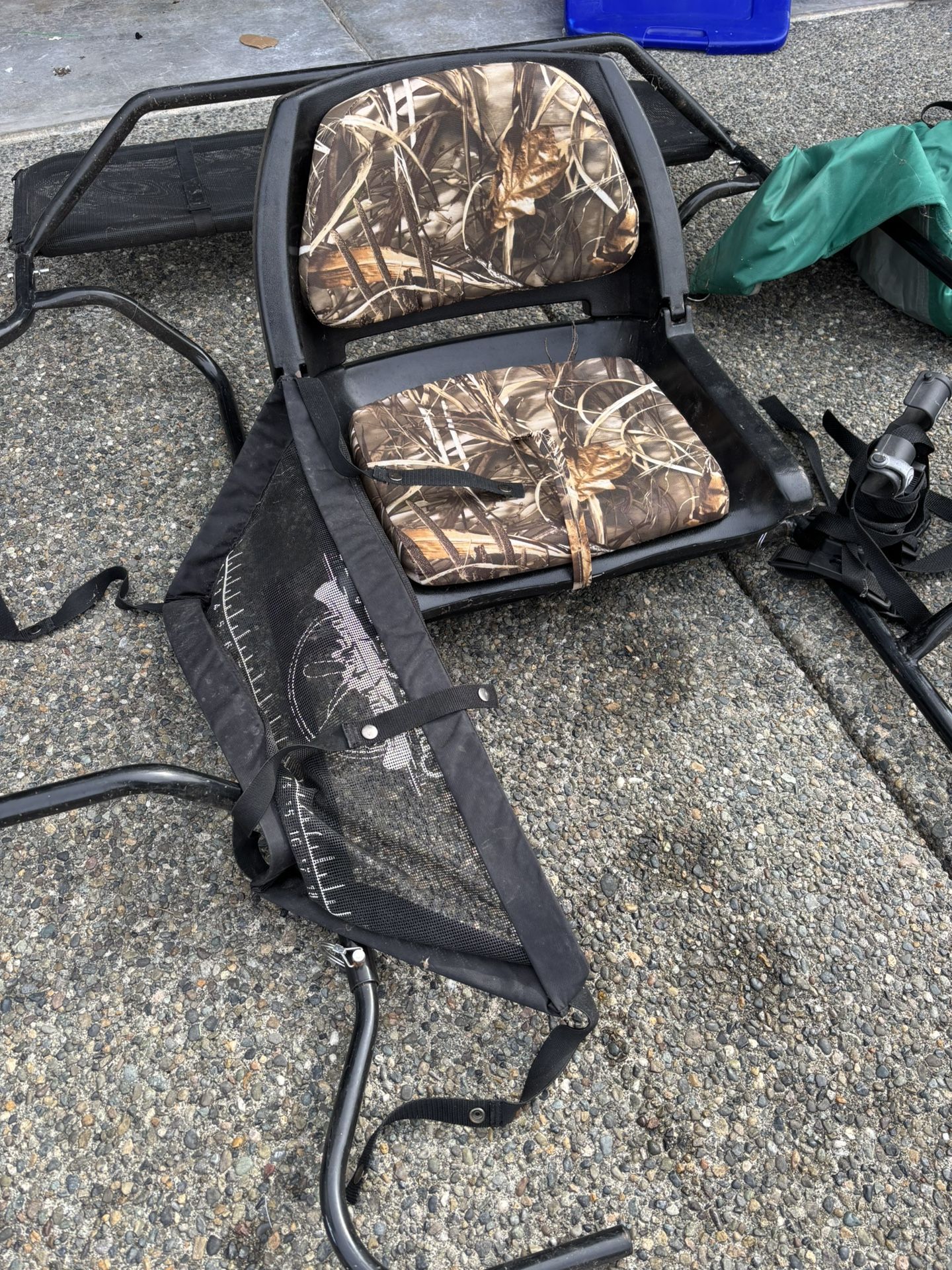 Creek Company 7’ Pontoon Sport XL $150 obo for Sale in Maple Valley, WA ...