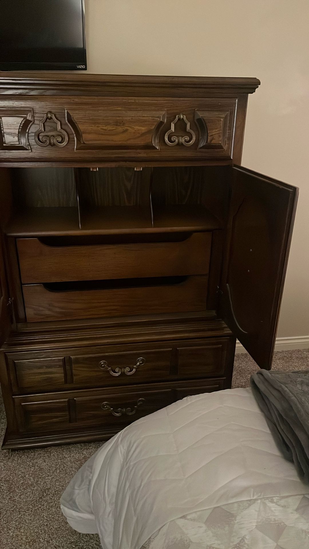 Dresser for Sale in Bothell, WA - OfferUp