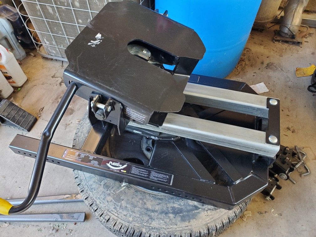 Pullrite Superglide 2900 New. for Sale in Hemet, CA - OfferUp